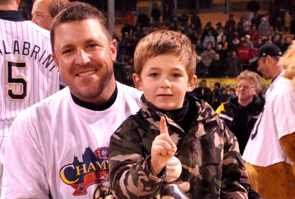 La belle histoire de Stéphane Dionne se poursuit à travers son fils ...