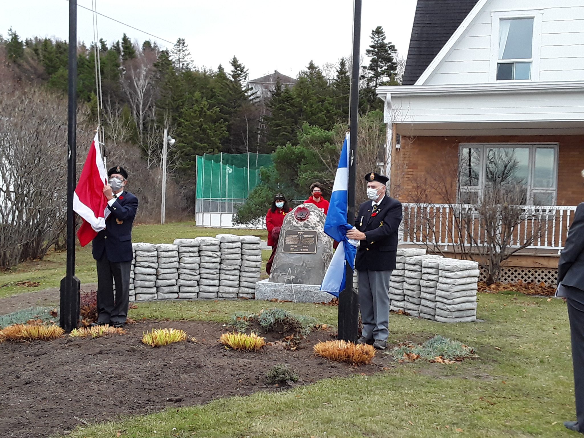 « Le Flambeau » permet d’honorer le souvenir des combattants | Journal ...