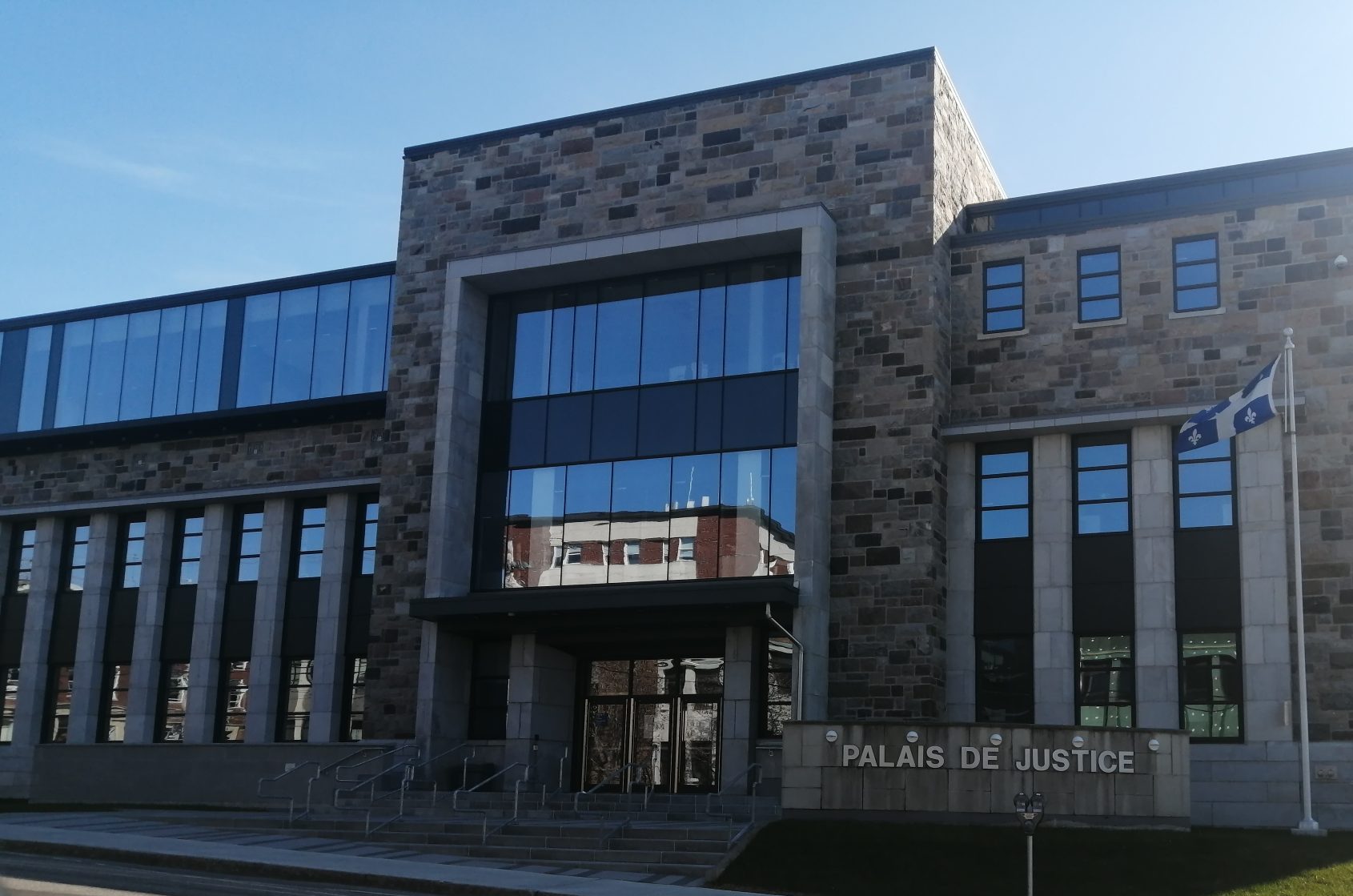 Vol dans des commerces de Rimouski: Jason Charron en thérapie | Journal ...