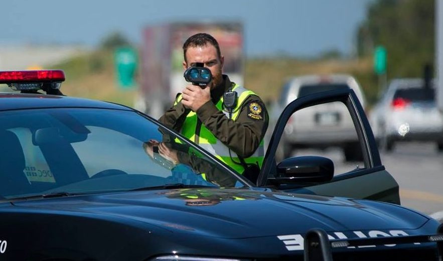 À plus de 200 km/h sur la 195 | Journal Le Soir