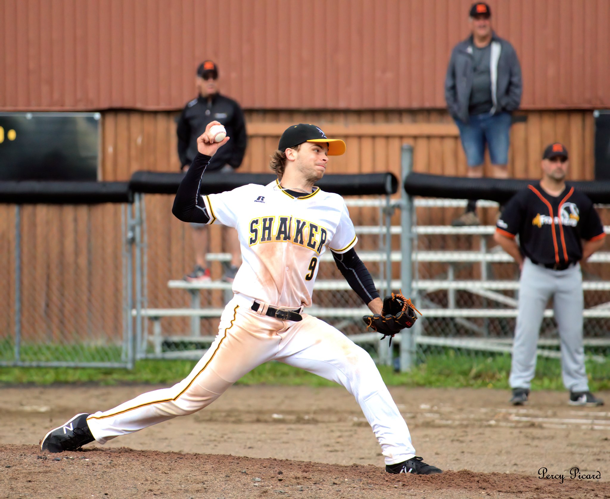 Benjamin Roy au monticule pour le match inaugural | Journal Le Soir
