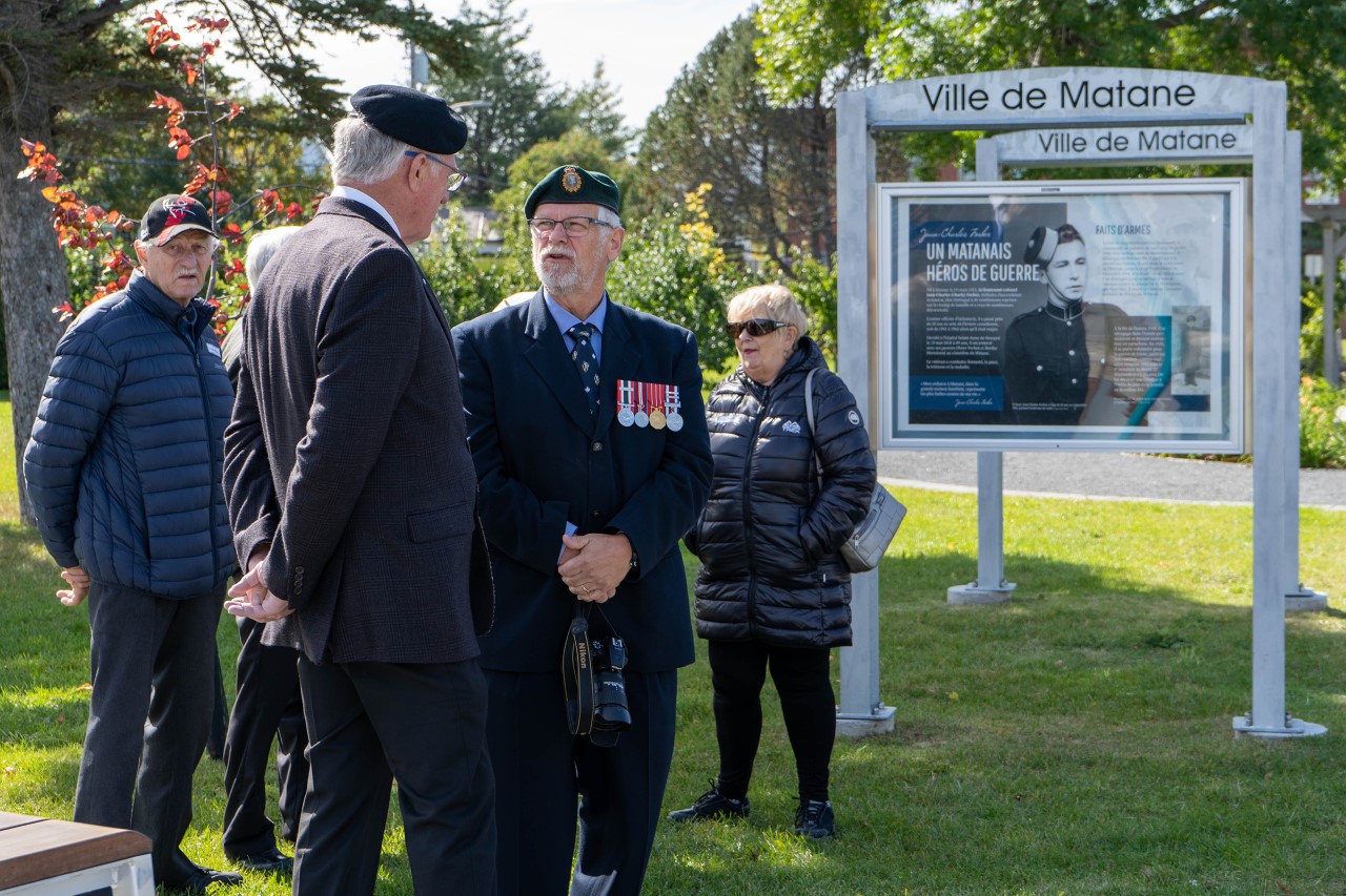Matane immortalise le héros Charly Forbes | Journal Le Soir