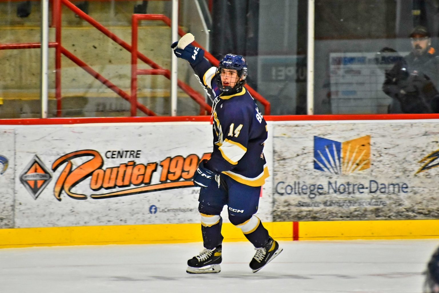 LHJMQ : Louis-François Bélanger plus bel espoir de la région | Journal ...