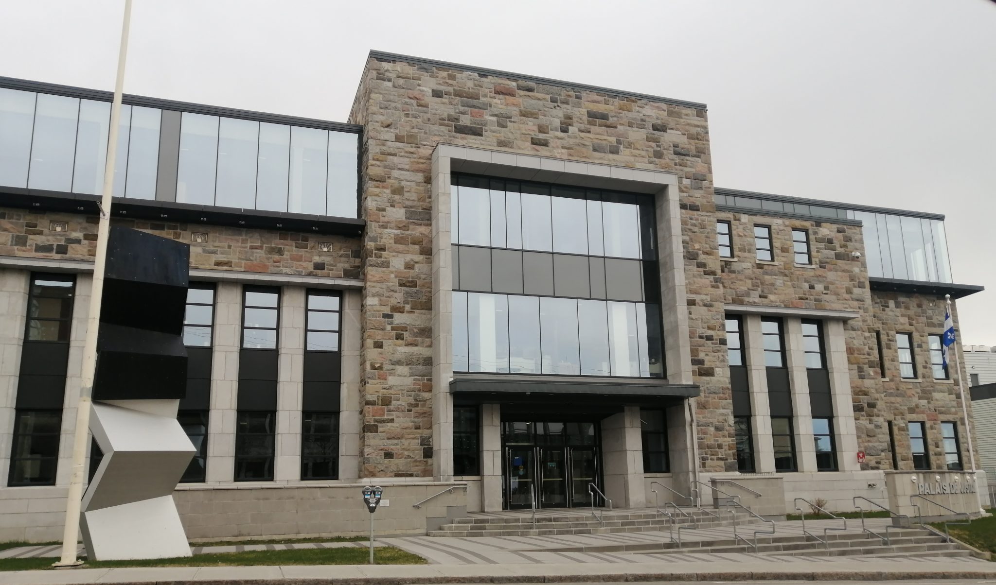 Agression sexuelle : le procès de Luck Mervil en février 2025 | Journal ...