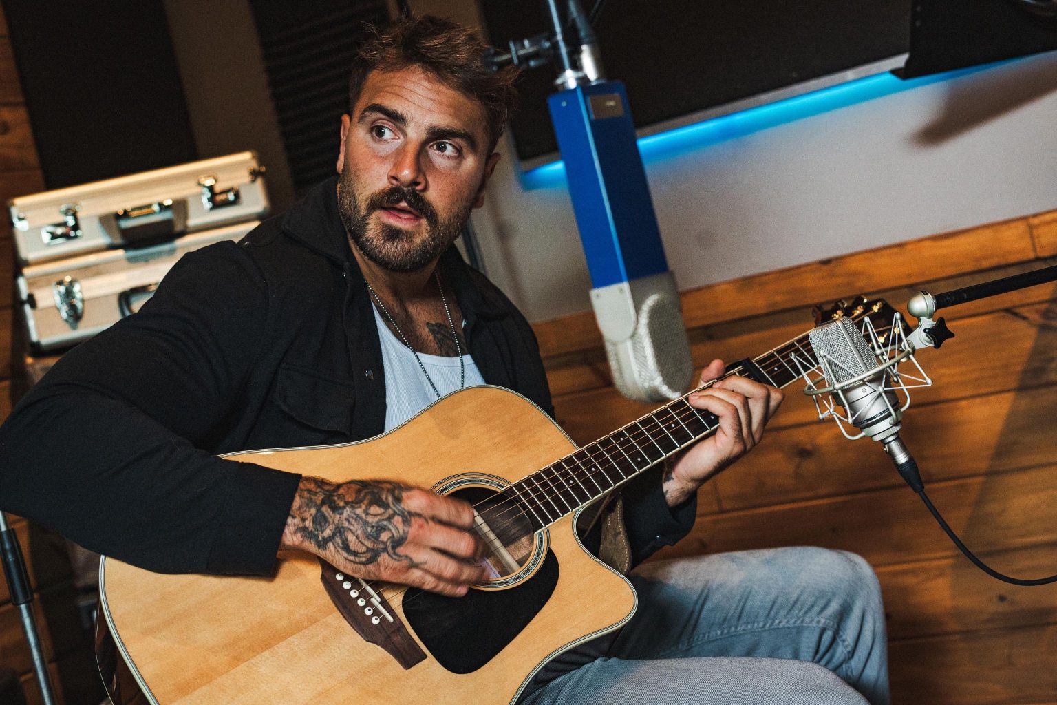 David Pineau prêt pour son spectacle à la Salle Desjardins-TELUS ...