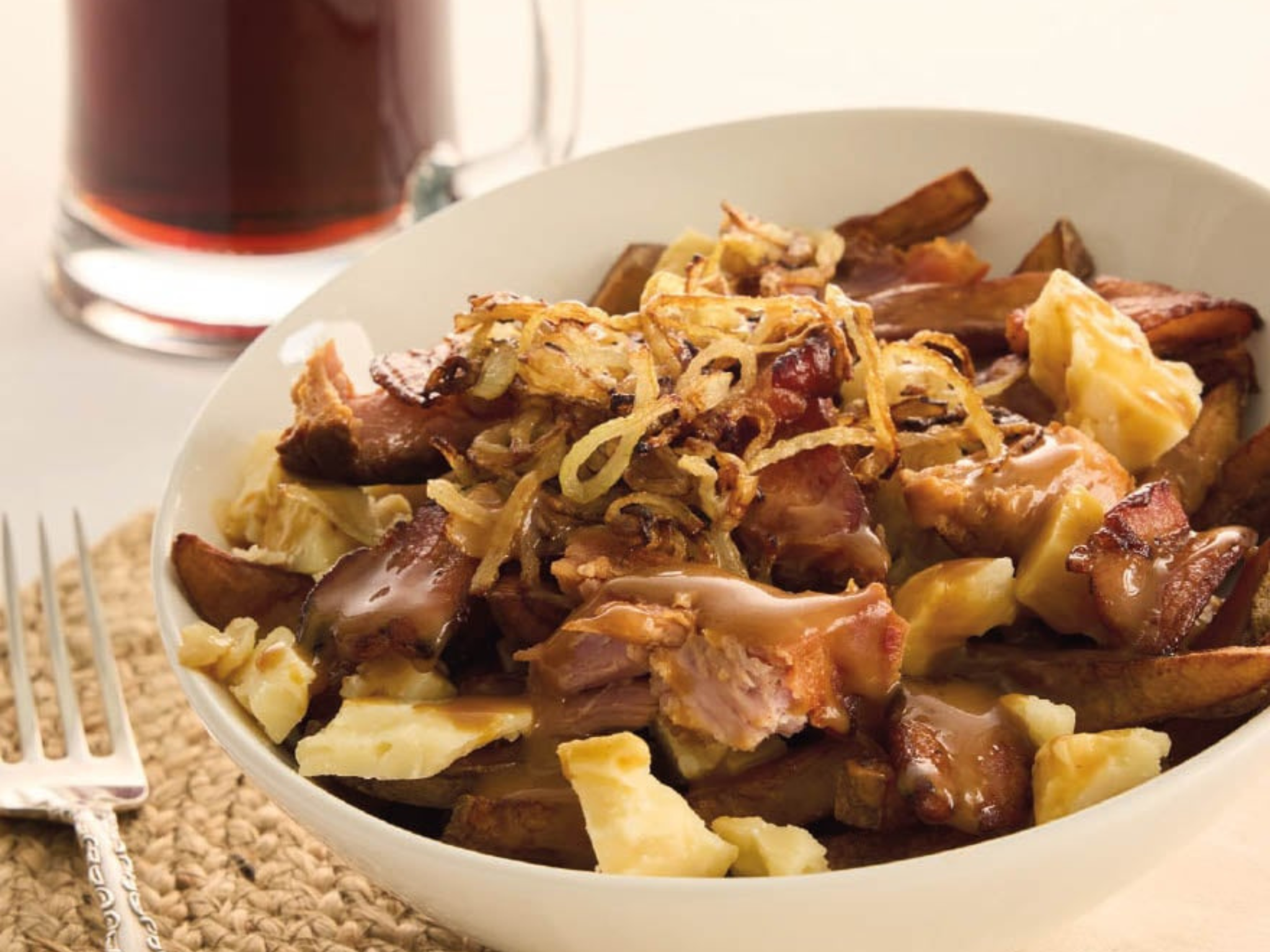 Une poutine du Chef Fred dans un livre gastronomique réputé | Journal ...