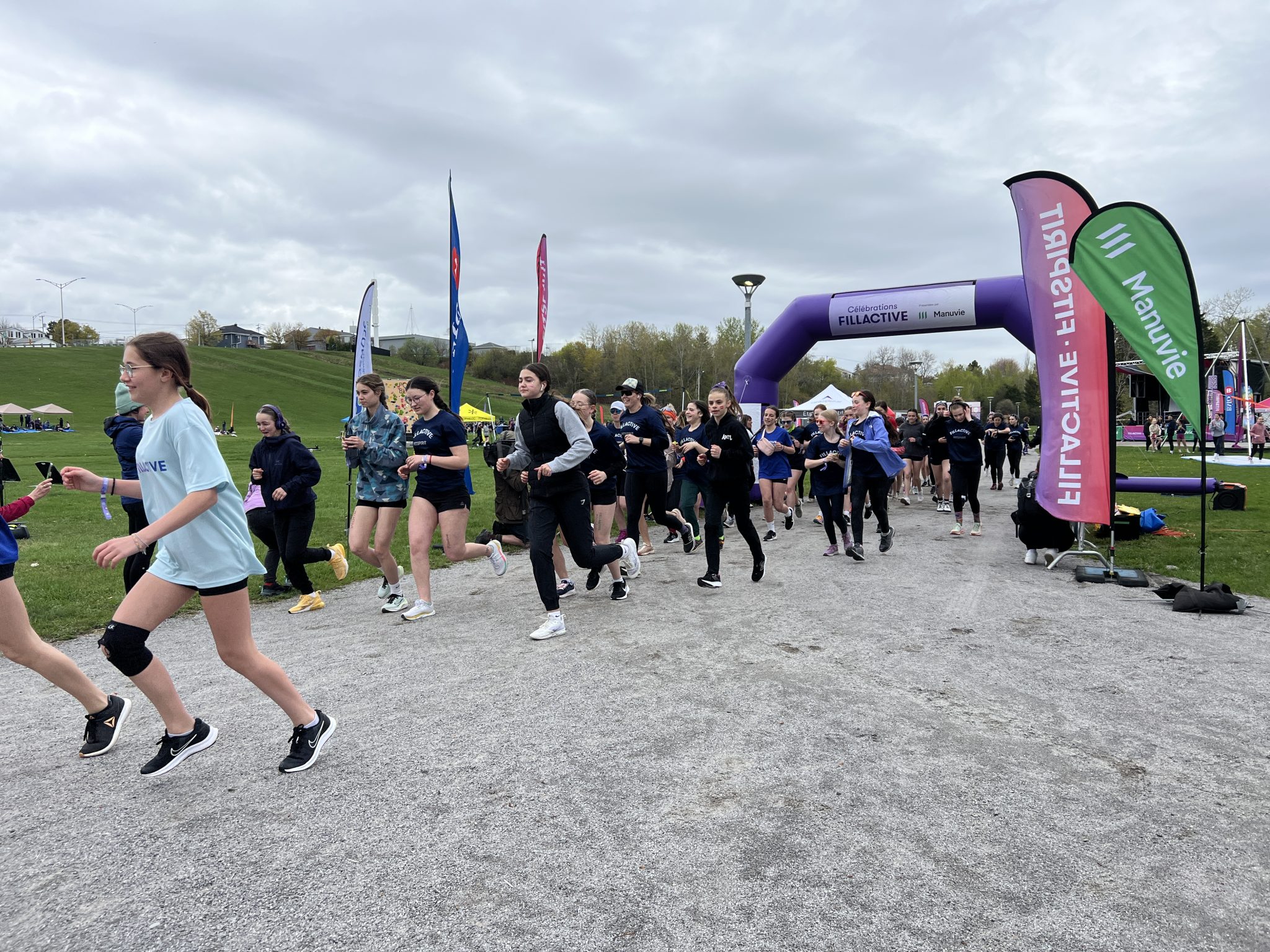 500 filles bougent au parc Beauséjour | Journal Le Soir
