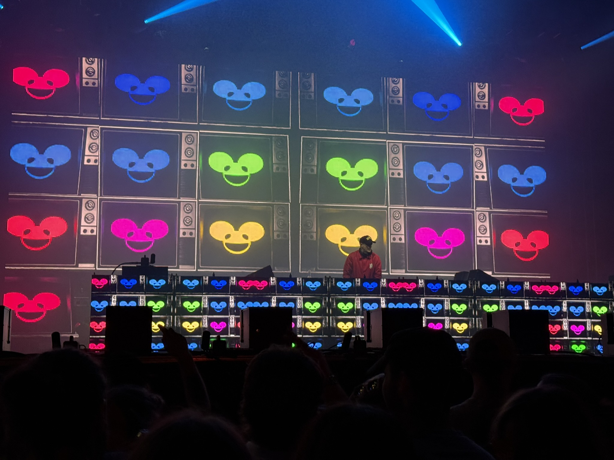 Grandes Fêtes TELUS : ouverture électrisante | Journal Le Soir